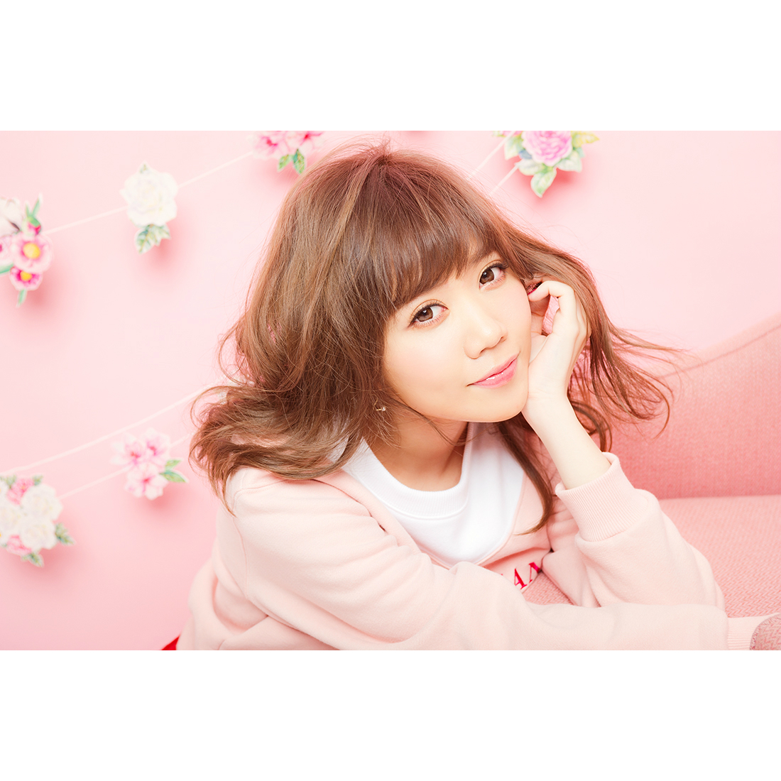 MACO、“大切なあの人”にメッセージを送るSNS企画を始動 「恋心」MVのブーケプレゼントも - Real Sound｜リアルサウンド