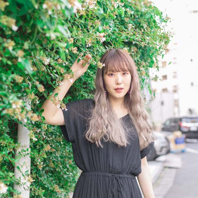 おかもとえみが語る音楽の“隙間”と“微熱感”、同世代女性や自身と向き合って感じたこと - Real Sound｜リアルサウンド