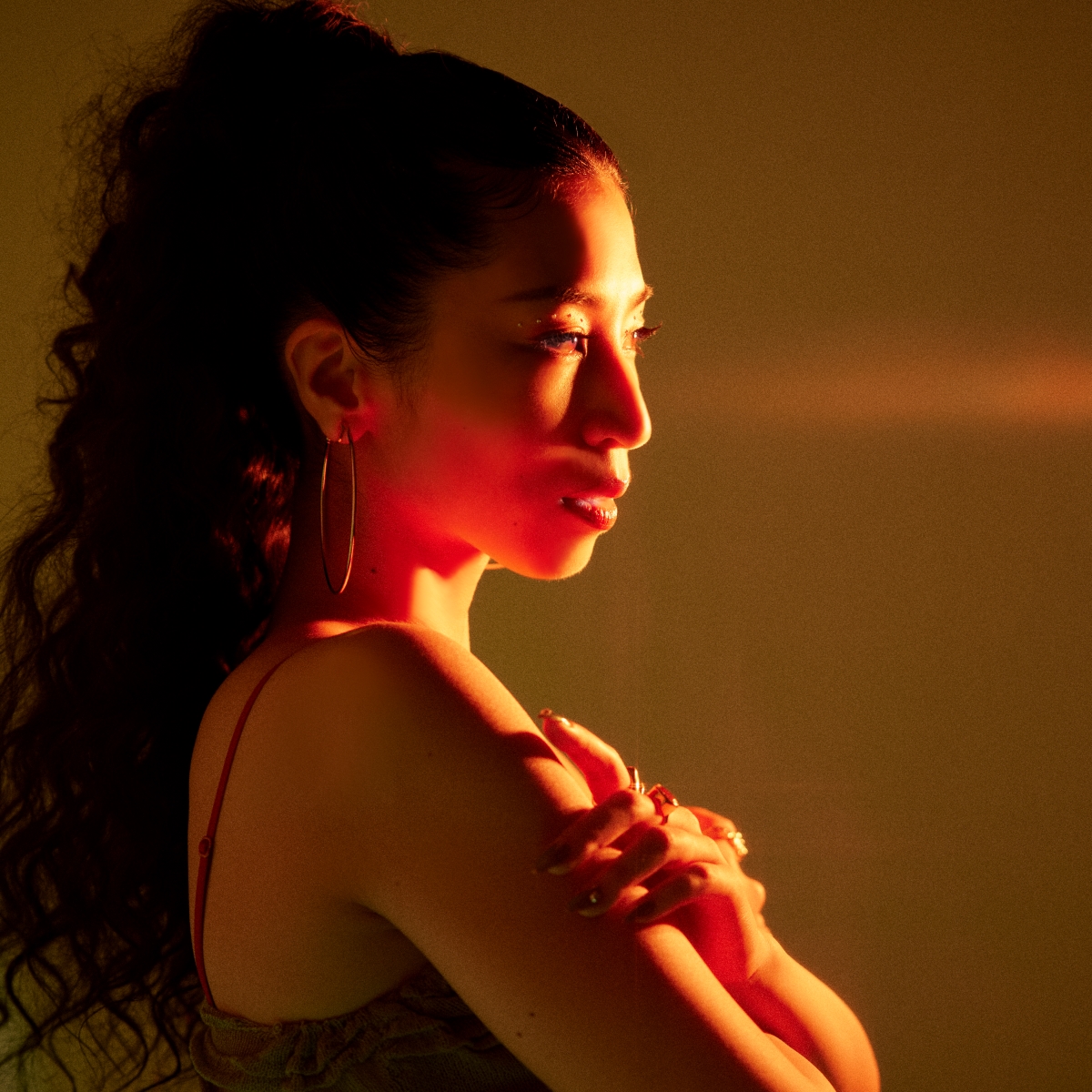 aimi、4th EP『Empower.Embrace』配信リリース プレリリースツアー＆キャリア初の単独公演開催も - Real Sound｜リアルサウンド