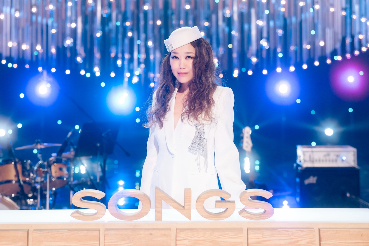 JUJU、1年半ぶり『SONGS』で自身を変えた大阪のライブハウス訪問 代表曲からカバーまでスタジオライブも - Real Sound｜リアルサウンド