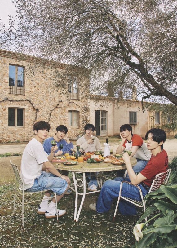 TOMORROW X TOGETHER、新曲「Love Language」青春映画の1シーンのような最初のコンセプトフォト公開 - Real Sound｜リアルサウンド