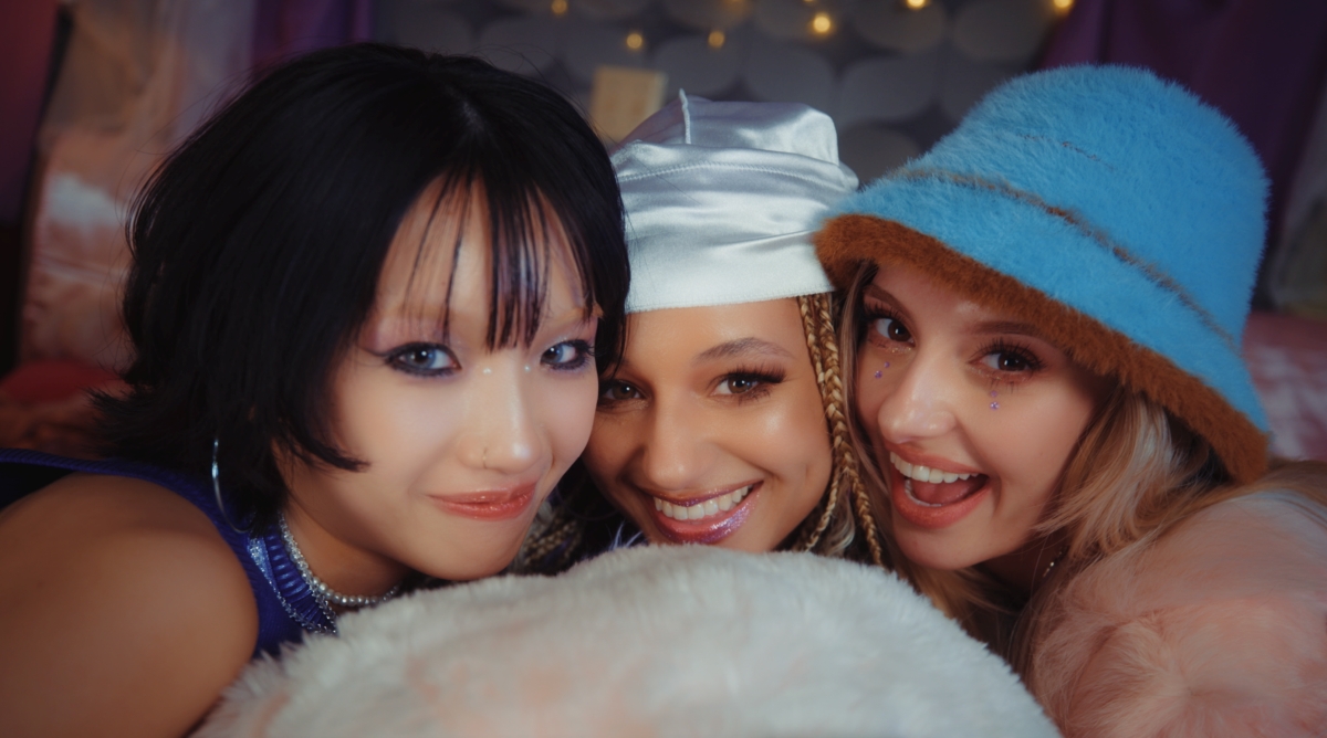 SWEET REVENGE、Niinaプロデュースの新曲「MU-CHU」MV公開 RHT. Macotoが振り付けを担当 - Real ...