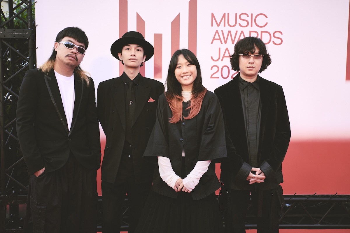 Mrs. GREEN APPLE、藤井 風、乃木坂46……レッドカーペットの模様 - Real Sound｜リアルサウンド