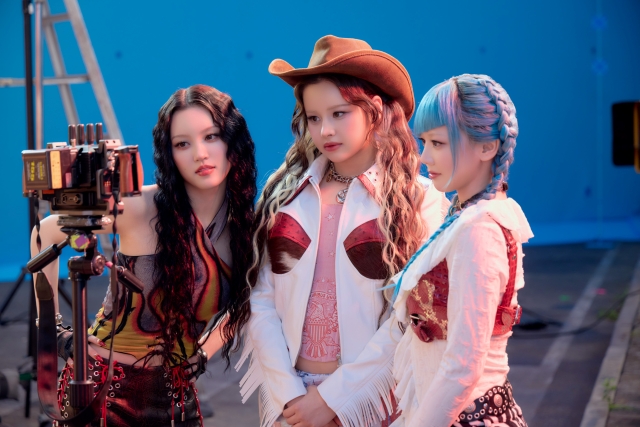 XG、『コカ・コーラ』新CM初出演＆新曲「MILLION PLACES」起用 『コカ・コーラ限定ライブ』出演も - Real Sound｜リアルサウンド