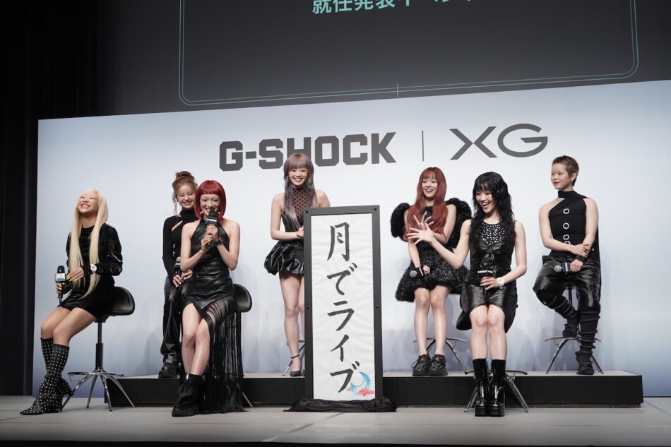 XG、メンバーもファンも「“ズッカゾ”です！」 HINATA直筆の短冊に書く『コーチェラ』の次の目標 - Real Sound｜リアルサウンド