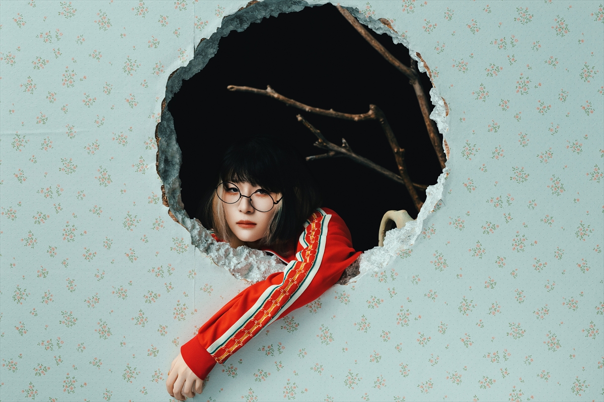 majiko、デジタルEP『GOLDEN JUNKIE』リリース ダウナーなポップソング「NA TTE NAI」先行配信も - Real Sound｜リアルサウンド