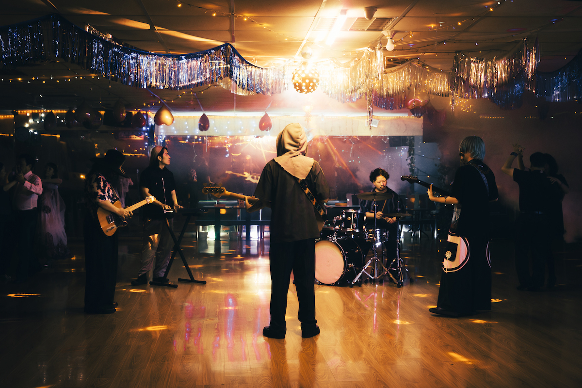 Kroi、「HAZE」が映し出す新境地 初の映画主題歌『九龍ジェネリックロマンス』との向き合い方、サウンドへのこだわりを語る - Real Sound｜リアルサウンド