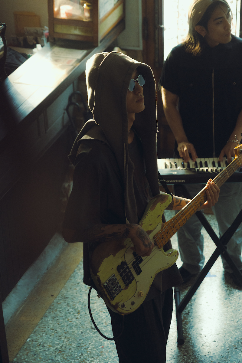 Kroi、「HAZE」が映し出す新境地 初の映画主題歌『九龍ジェネリックロマンス』との向き合い方、サウンドへのこだわりを語る - Real Sound｜リアルサウンド