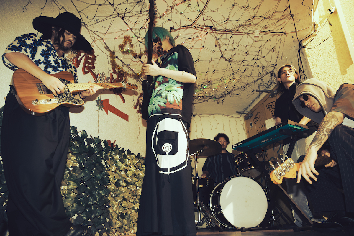 Kroi、「HAZE」が映し出す新境地 初の映画主題歌『九龍ジェネリックロマンス』との向き合い方、サウンドへのこだわりを語る - Real Sound｜リアルサウンド